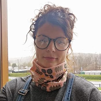 MWGW Bandana - Welsh Tapestry Design – Cadwyn Cyf