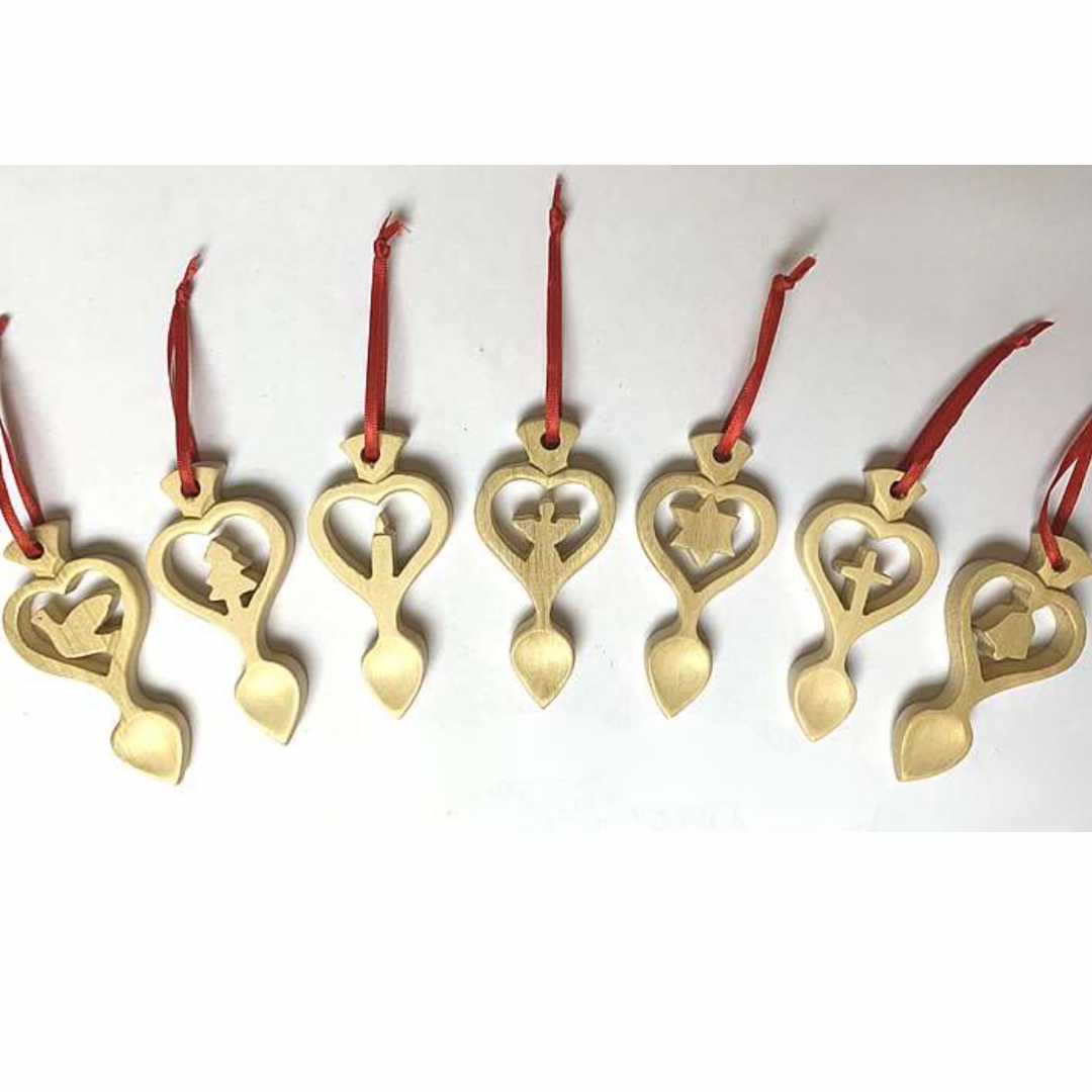 Light Wood Mini Lovespoon Christmas Decoration with Tree – Cadwyn Cyf